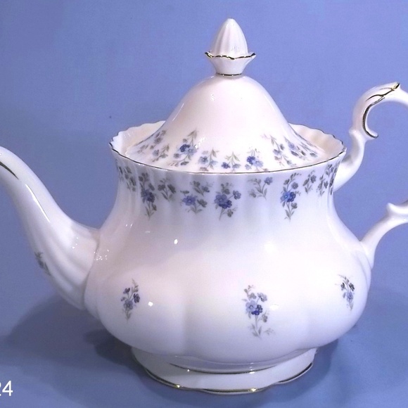 Royal Albert | Dining | Royal Albert Memory Lane Large Tea Pot Rare New ...
